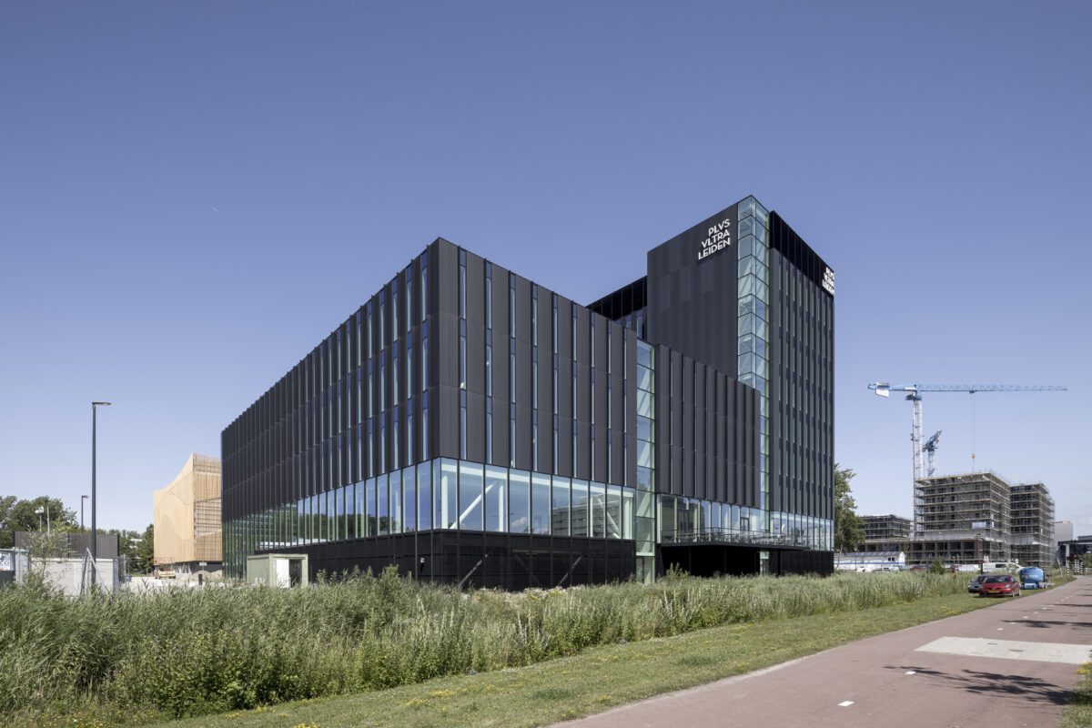Plus Ultra Leiden: Innovative Lab and Office Spaces